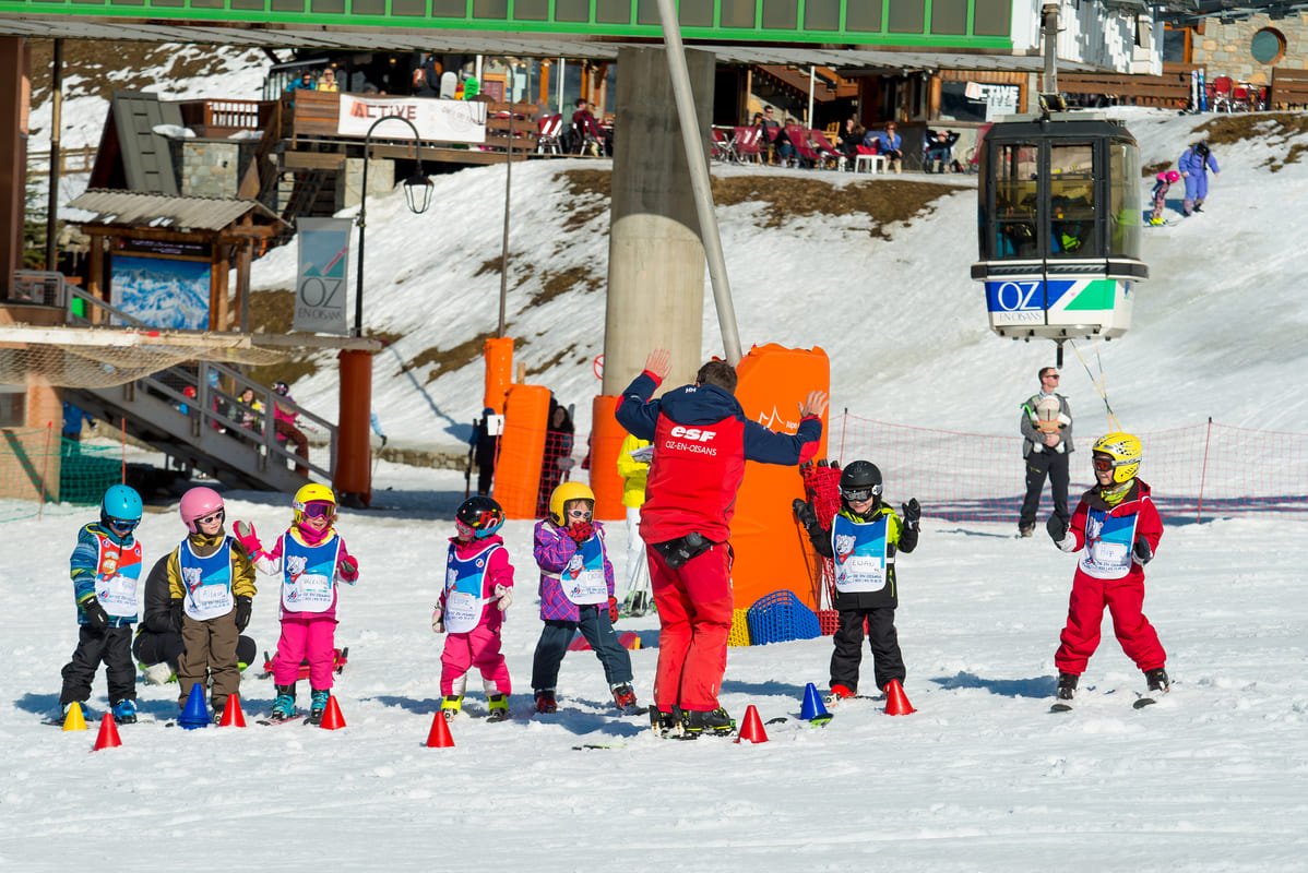 Oz en Oisans Skiing Holidays | Ski Apartments | Peak Retreats