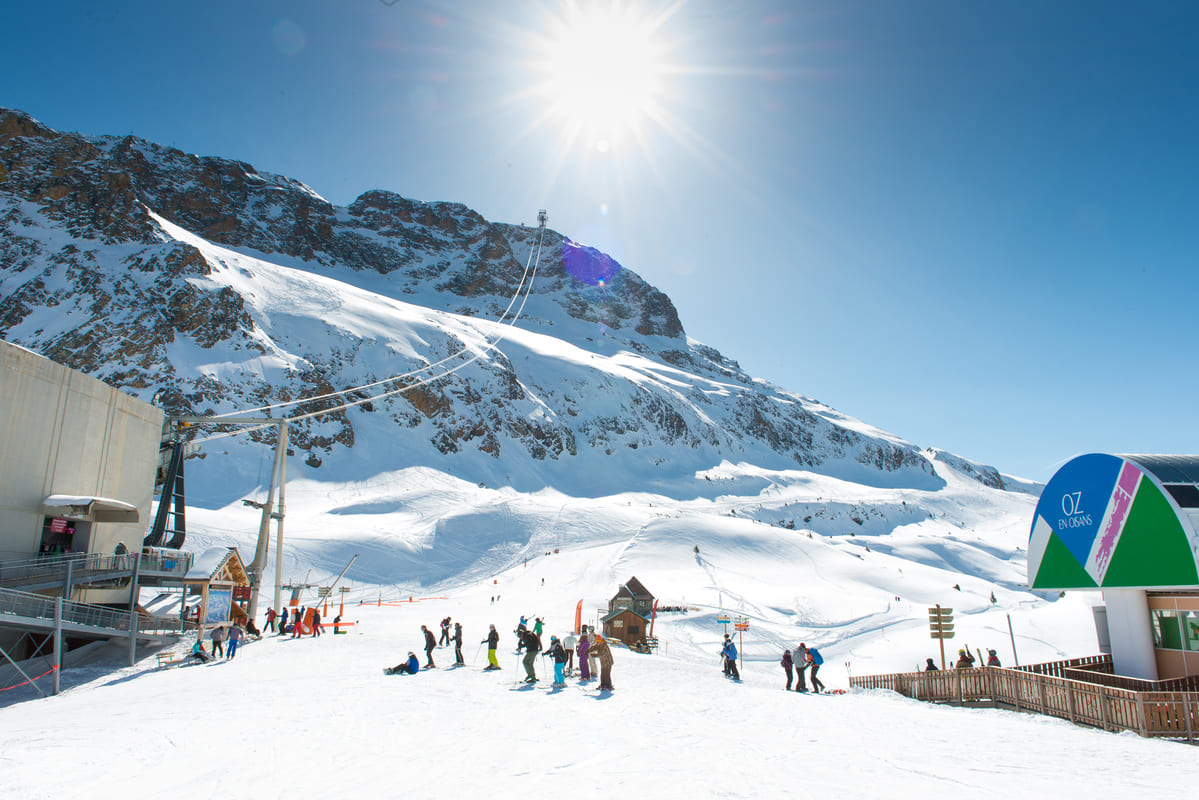 Oz en Oisans Skiing Holidays | Ski Apartments | Peak Retreats