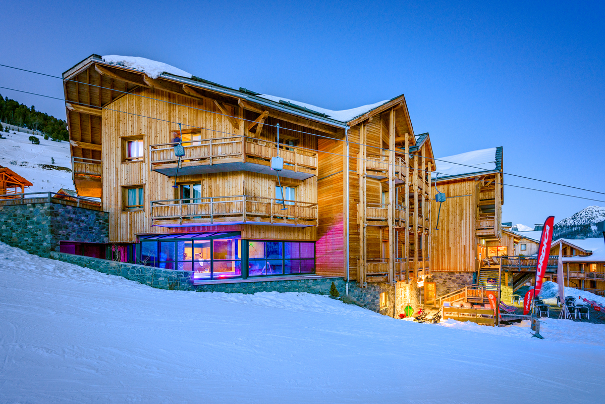 Montgenevre Skiing Holidays | Ski Apartments | Peak Retreats
