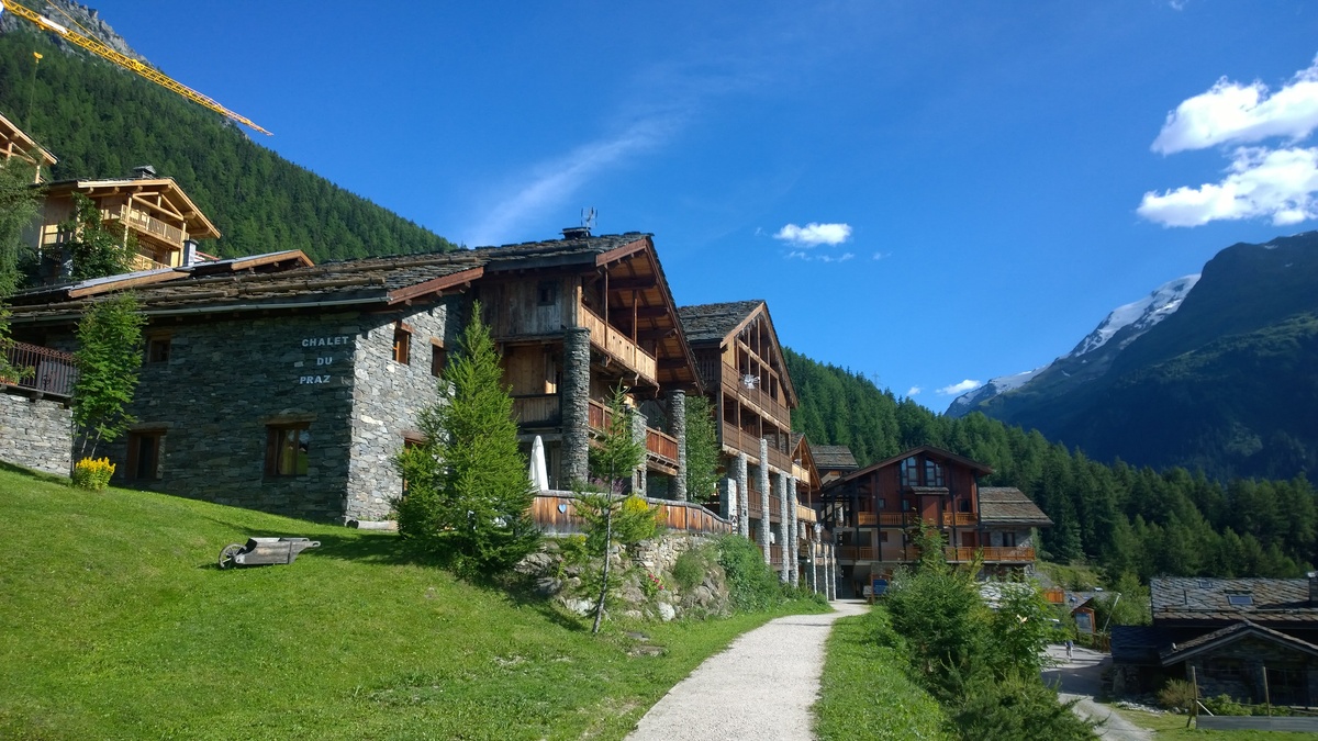 Sainte Foy Summer Holidays | Lakes & Mountains | Peak Retreats