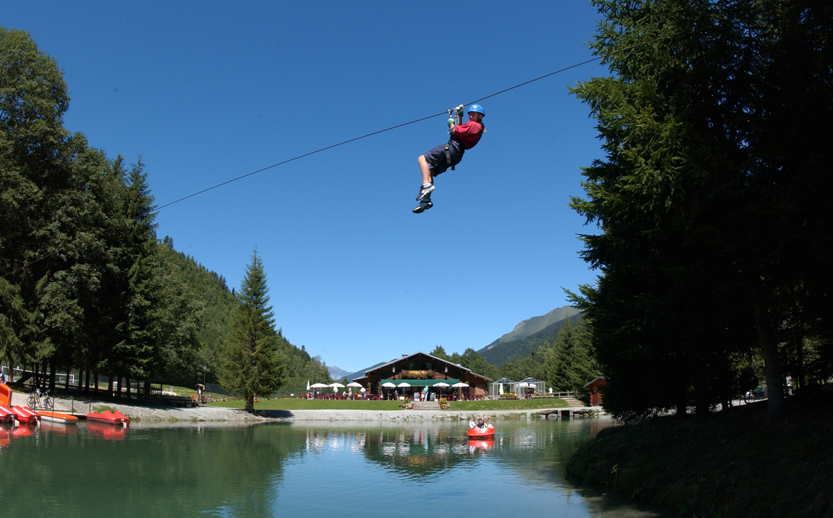 Les Contamines Summer Holidays | Lake & Mountains | Peak Retreats
