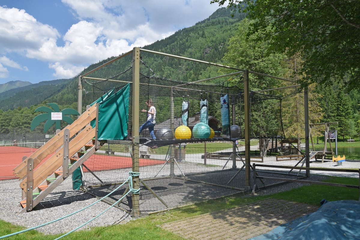 Les Contamines Summer Holidays | Lake & Mountains | Peak Retreats