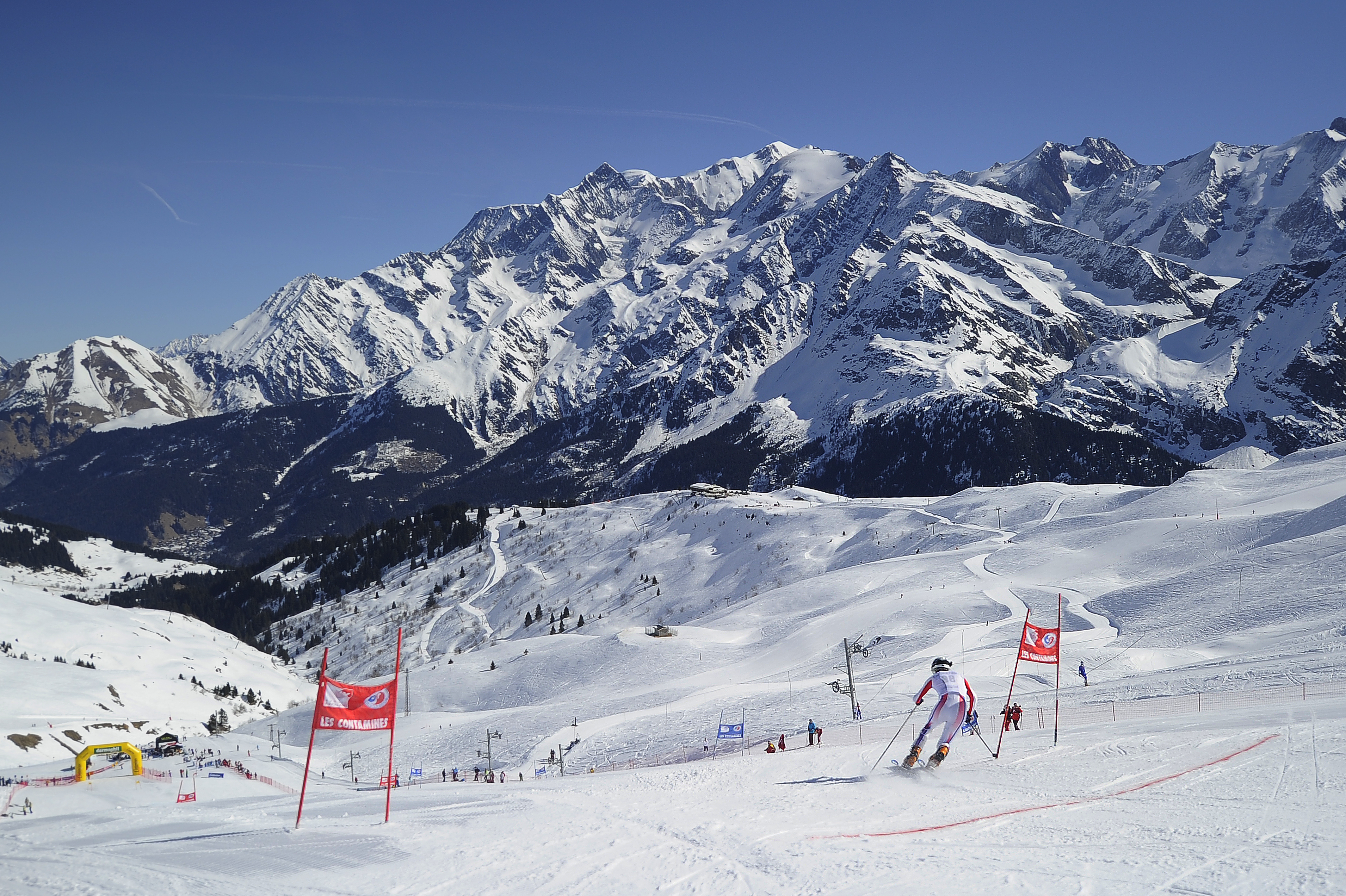 Les Contamines Skiing Holidays | Ski Apartments | Peak Retreats