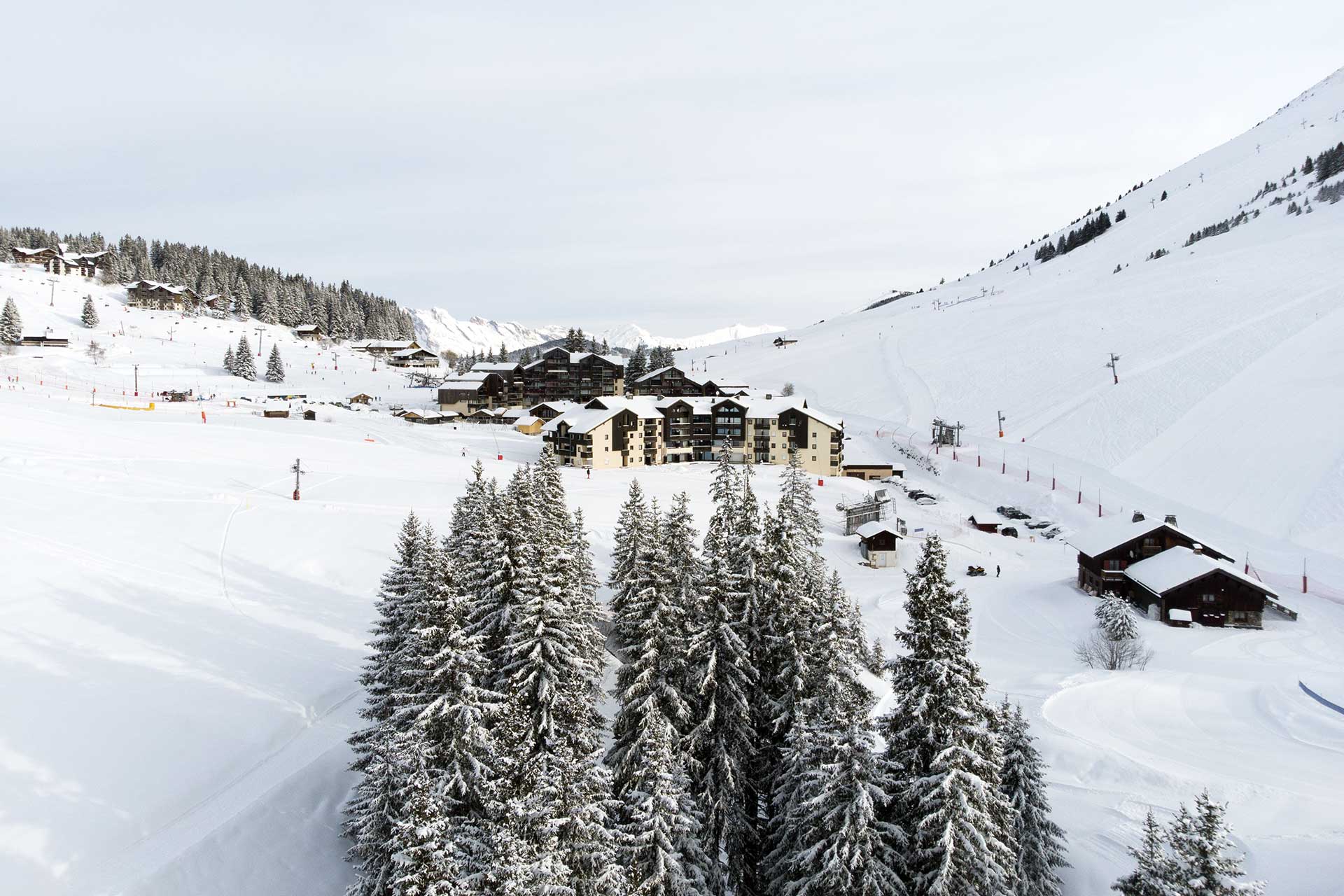 Manigod Skiing Holidays | Ski Apartments | Peak Retreats
