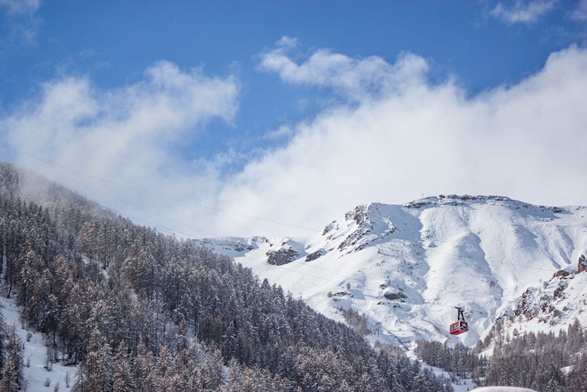 Auron Ski Holidays | Ski Apartments Auron | Peak Retreats