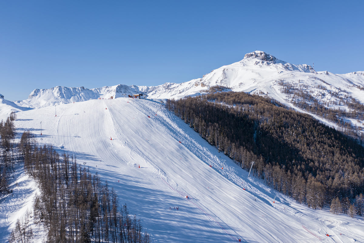 Auron Ski Holidays | Ski Apartments Auron | Peak Retreats