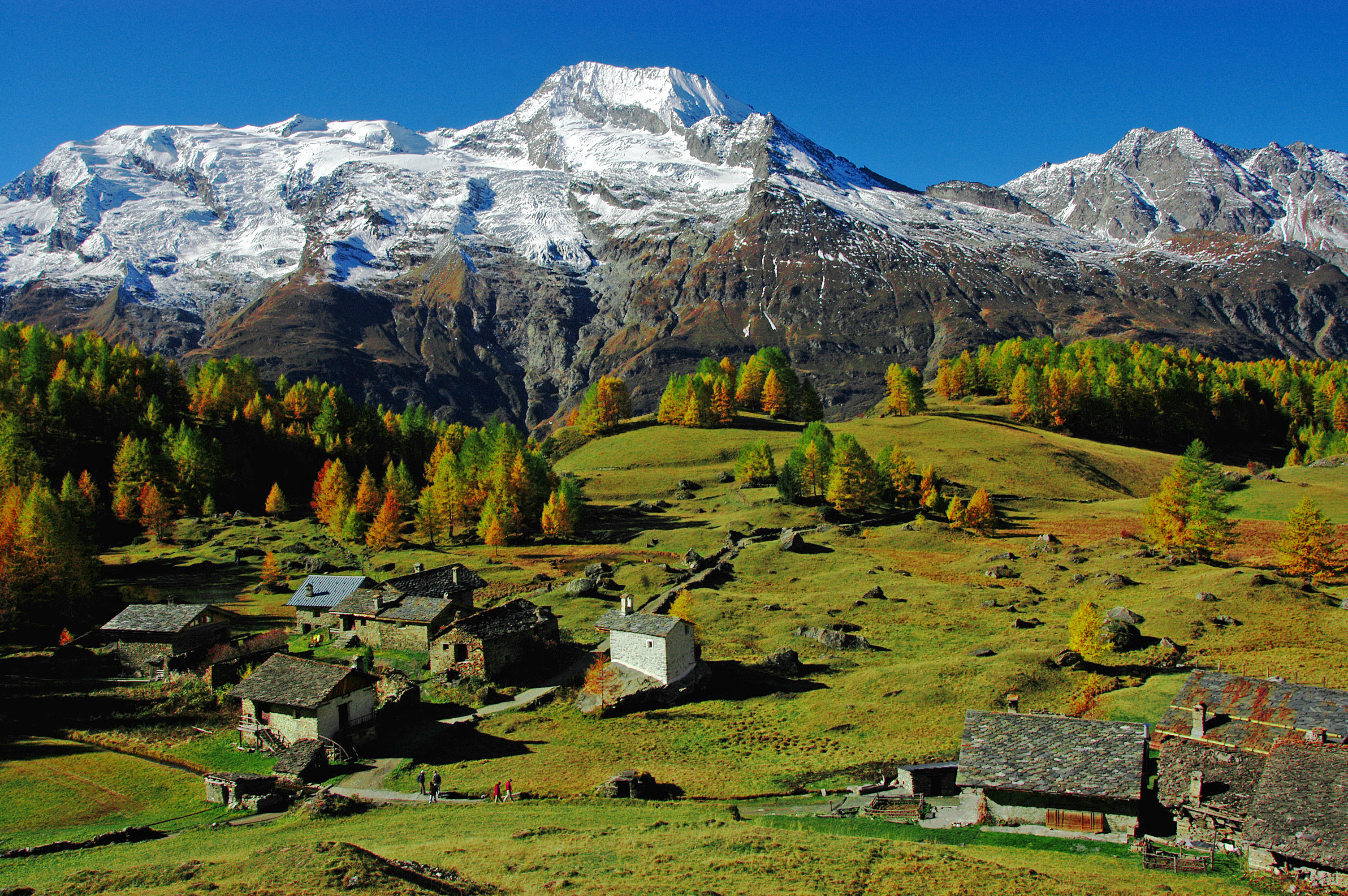 Sainte Foy Summer Holidays | Lakes & Mountains | Peak Retreats