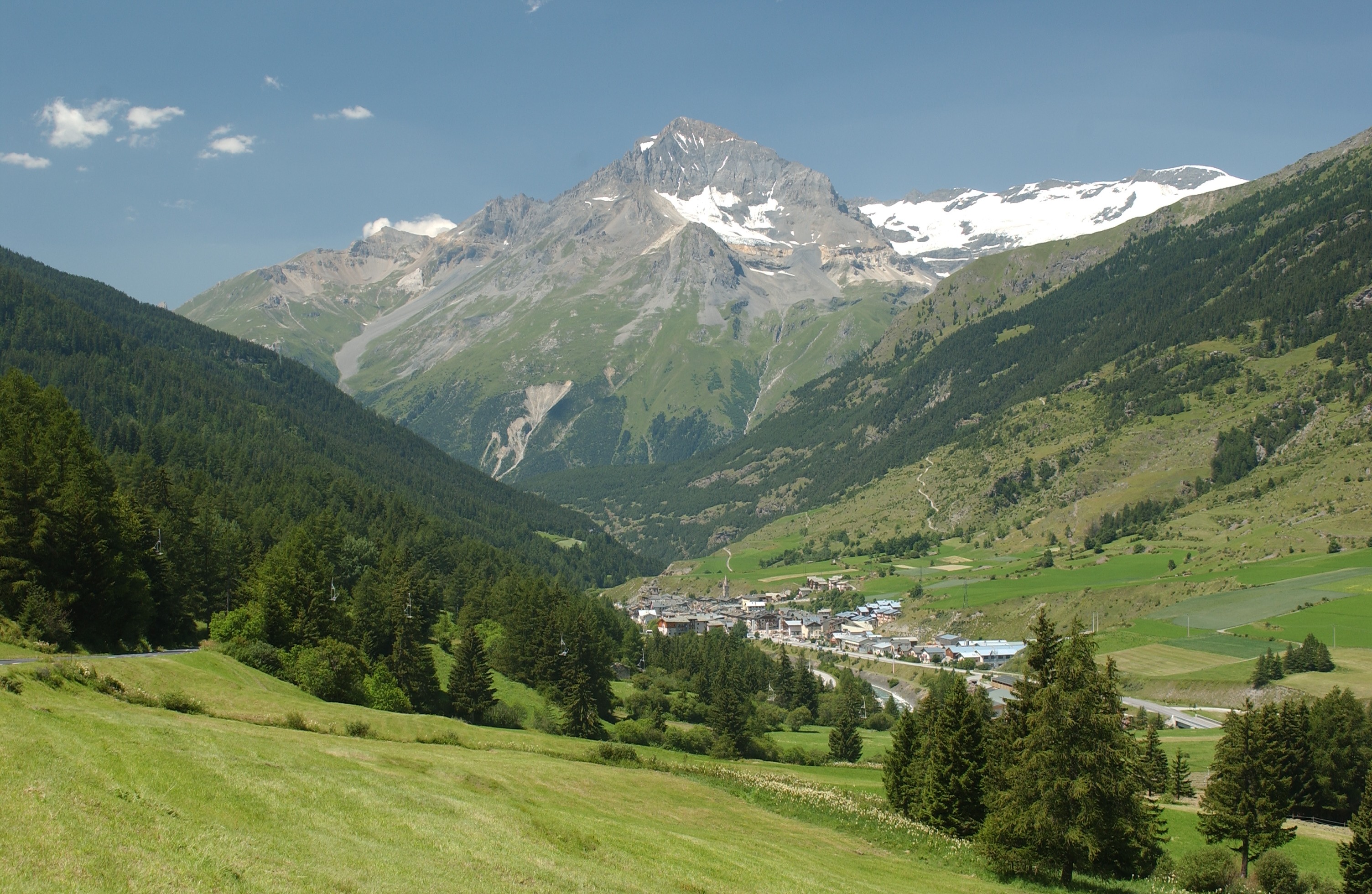 Val Cenis Summer Holidays | Lakes & Mountains | Peak Retreats